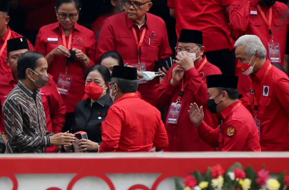 Sembunyi Berjajar Mendukung Ganjar Sembunyi Berjajar Mendukung Ganjar